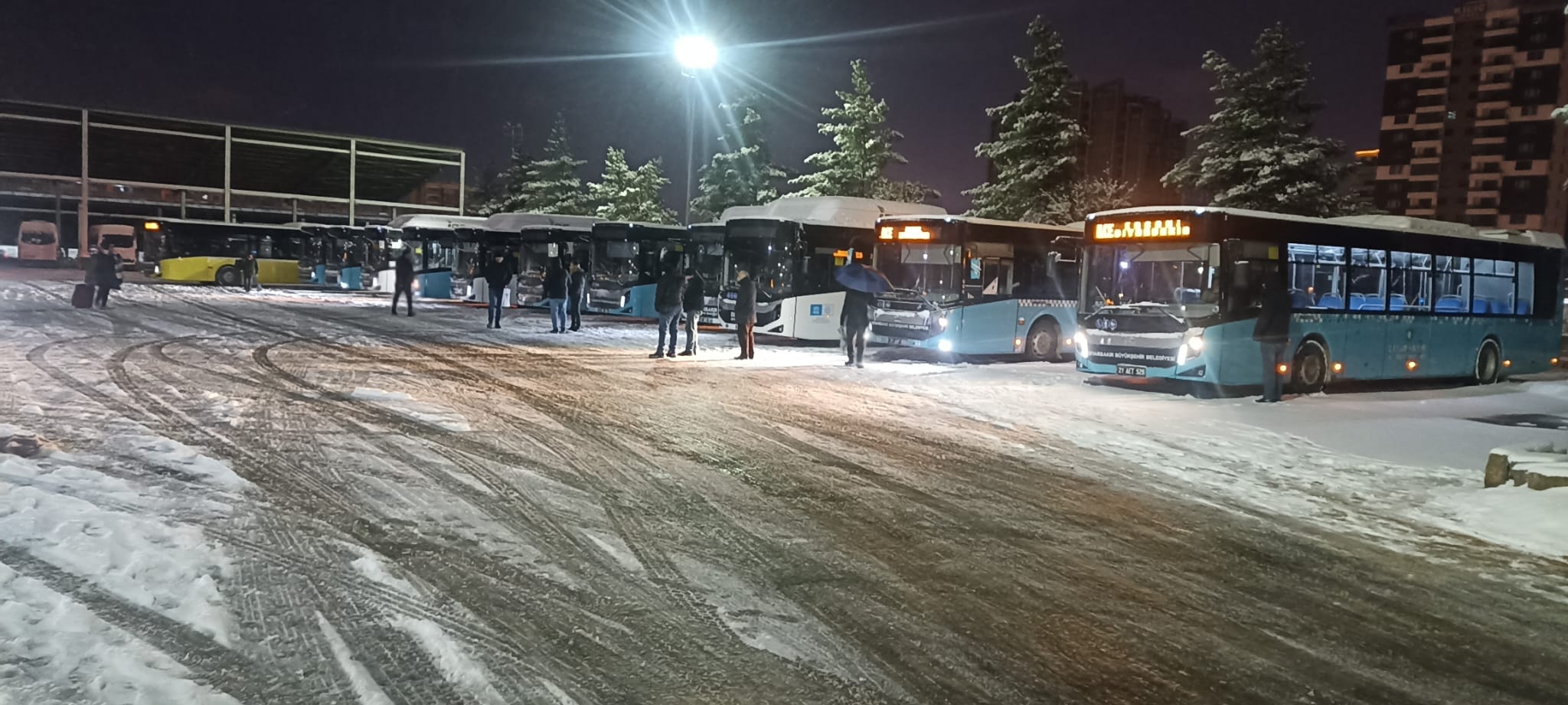 Li Diyarbekirê seferên otobusan ên gundewarî ku Çinar jî di nav de ye ...